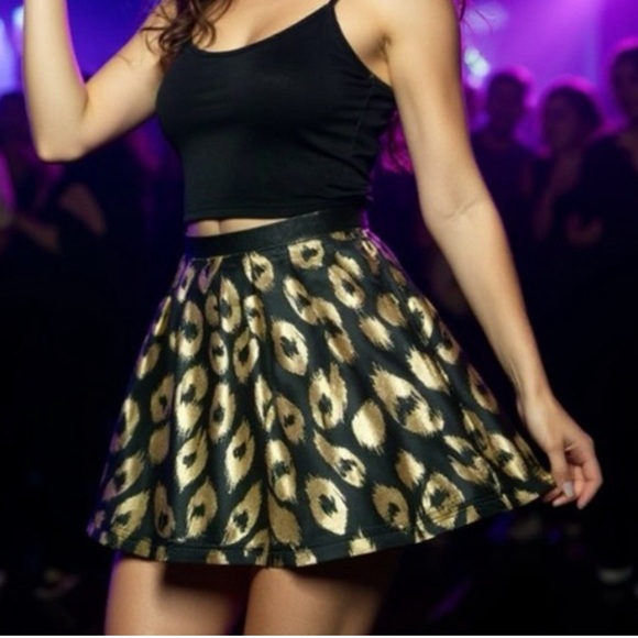 Charlotte Russe | Skirts | Charlotte Russe Black And Gold Metallic Mini ...